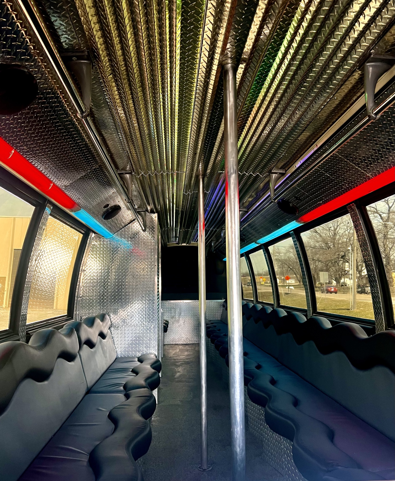 Diamond Limo Bus | KC Night Train